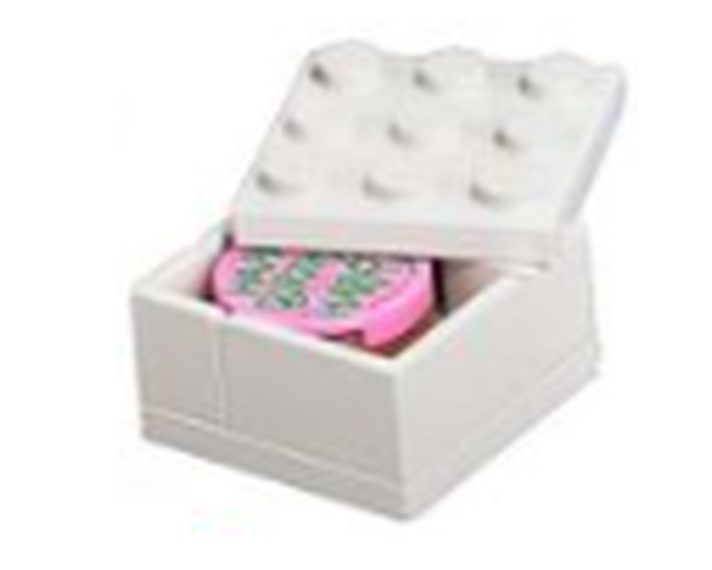 LEGO Set 76390-1-s5 2021 - Day 5: Cake and Box (2021 Seasonal > Advent ...