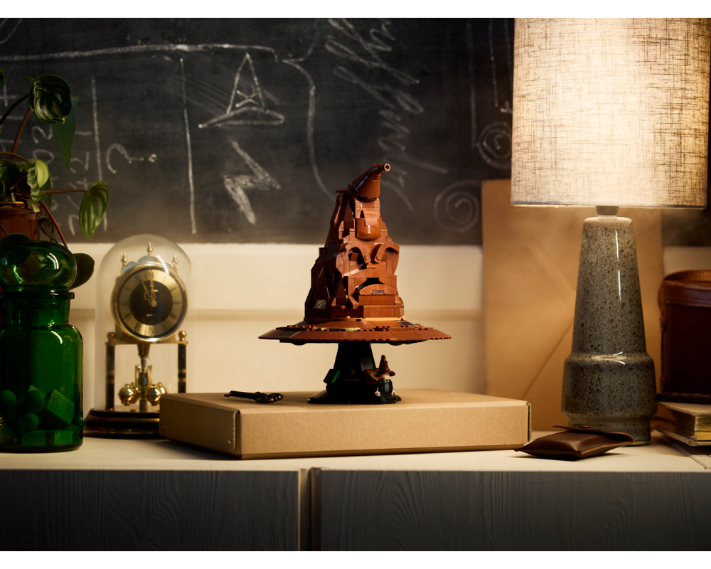 LEGO Set 76429-1 Talking Sorting Hat (2024 Harry Potter) | Rebrickable ...