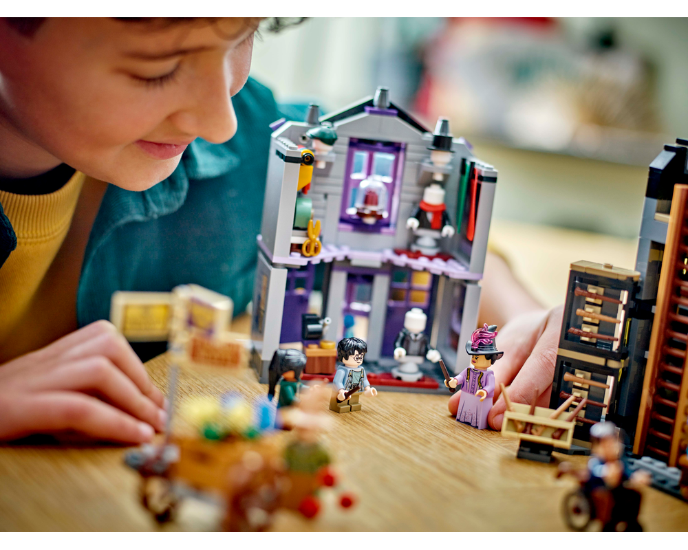LEGO Set 76439-1 Ollivanders & Madam Malkin’s Robes (2024 Harry Potter ...