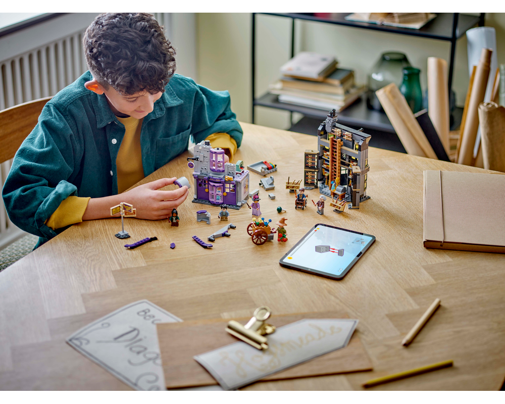 LEGO Set 76439-1 Ollivanders & Madam Malkin’s Robes (2024 Harry Potter ...