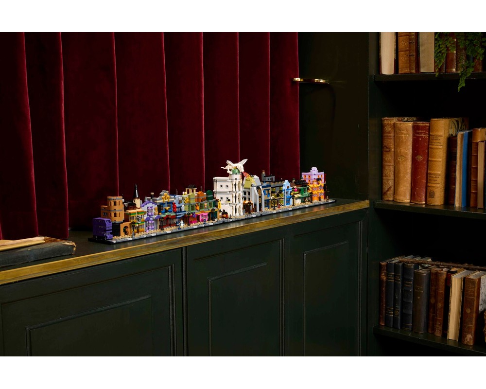 LEGO Set 76444-1 Diagon Alley Wizarding Shops (2025 Harry Potter ...