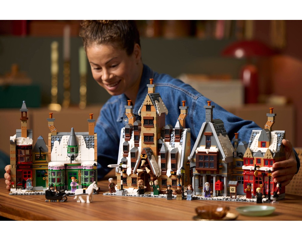 LEGO Set 76457-1 Hogsmeade Village – Collectors' Edition (2025 Harry ...