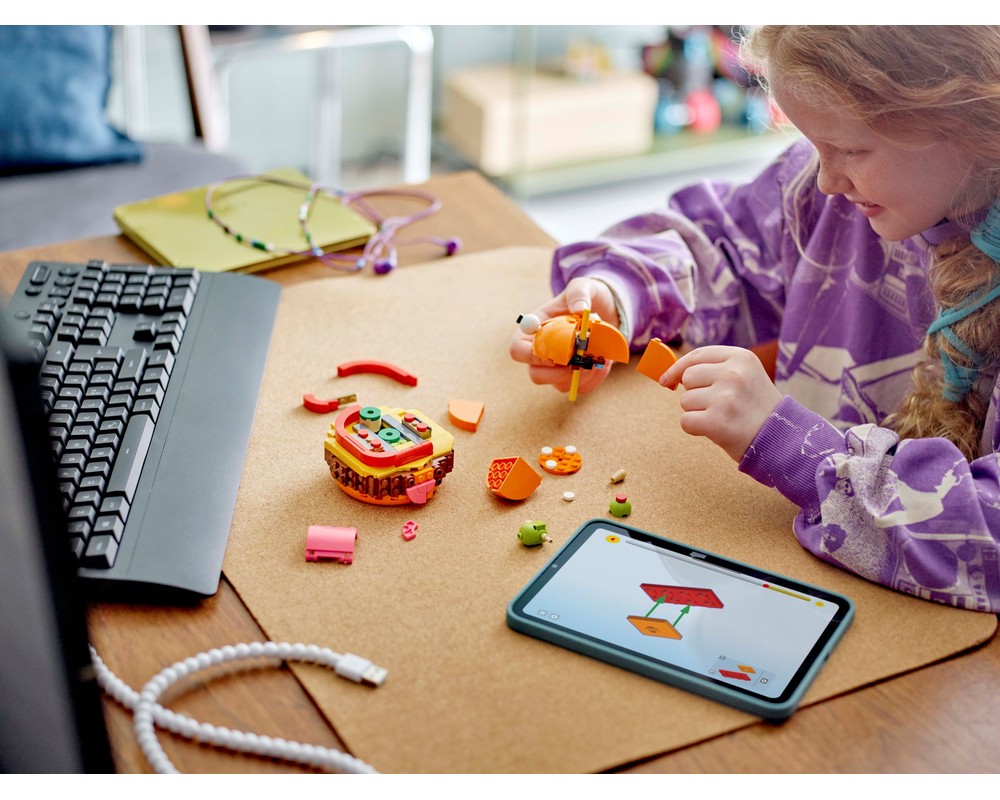 LEGO Set 77070-1 Durrr Burger (2024 Fortnite) | Rebrickable - Build ...