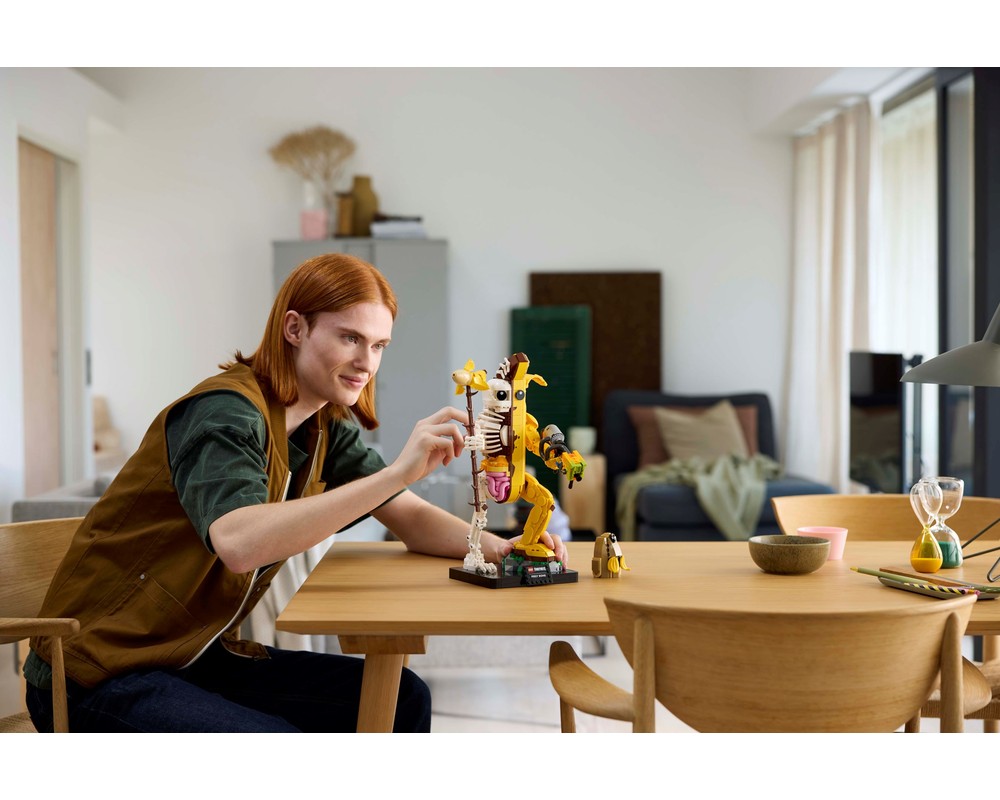 LEGO Set 77072-1 Peely Bone (2024 Fortnite) | Rebrickable - Build with LEGO