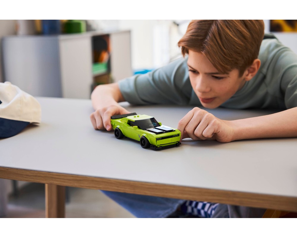 LEGO Set 77237-1 Dodge Challenger SRT Hellcat Sports Car (2025 Speed ...