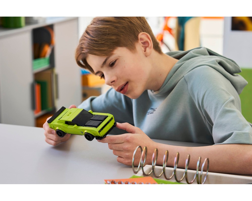 LEGO Set 77237-1 Dodge Challenger SRT Hellcat Sports Car (2025 Speed ...