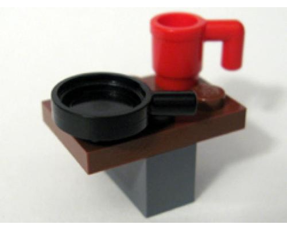 LEGO Set 7724-1-s3 2008 - Day 3: Table Cup and Frying Pan (2008 ...