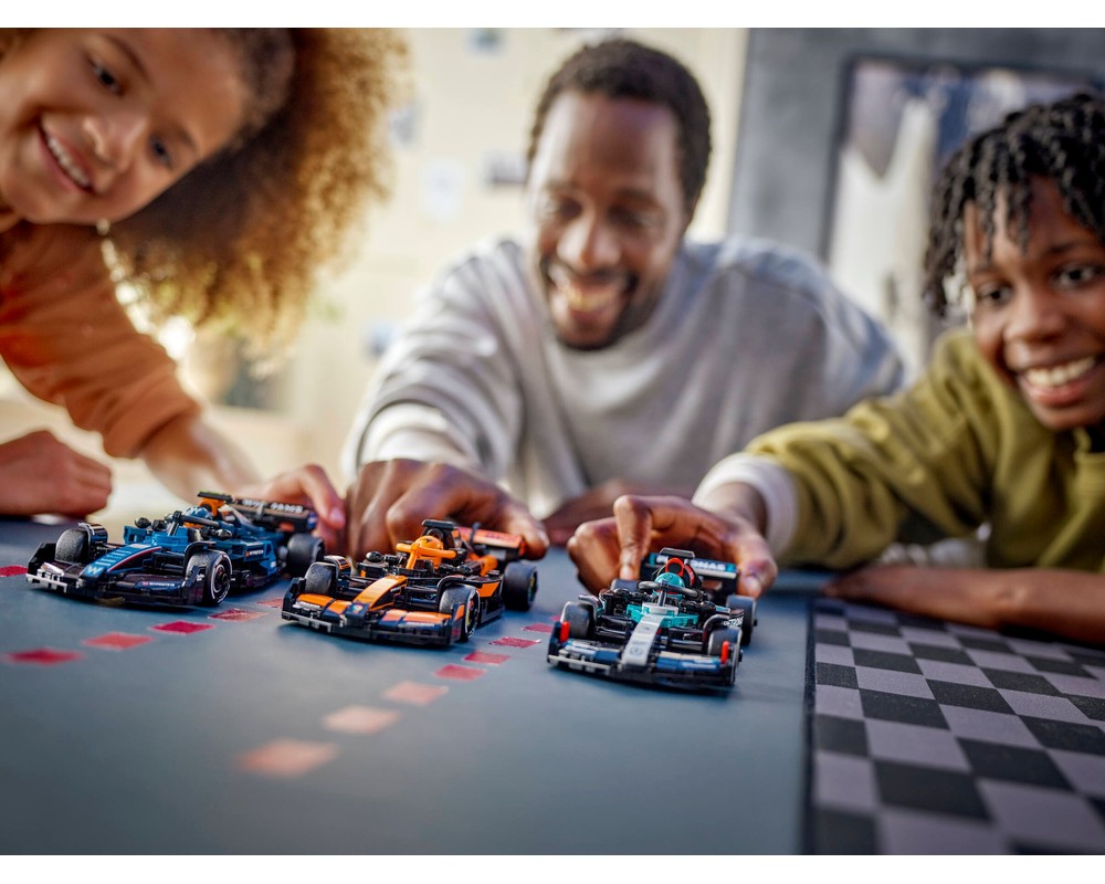 LEGO Set 77251-1 McLaren F1 Team MCL38 Race Car (2025 Speed Champions ...