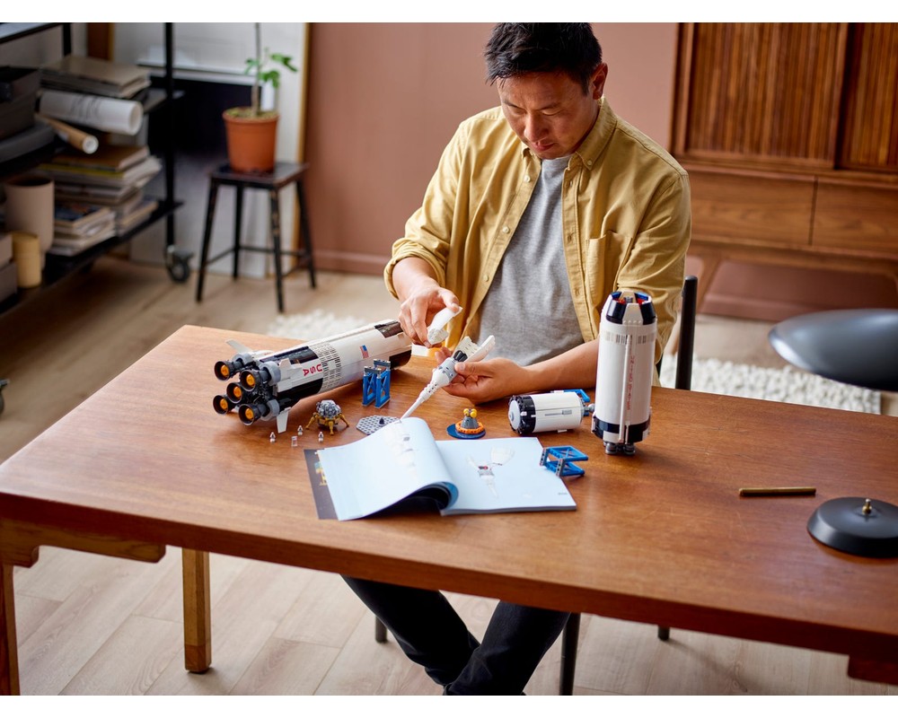 LEGO Set 92176-1 NASA Apollo Saturn V (2020 LEGO Ideas and CUUSOO ...