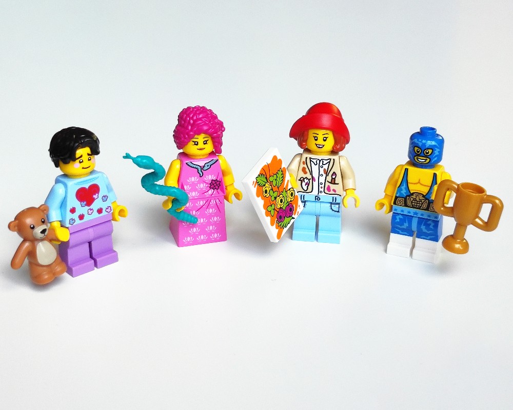 LEGO Set Build-a-Mini-2025 2025 Build-A-Minifigure Station Exclusive ...