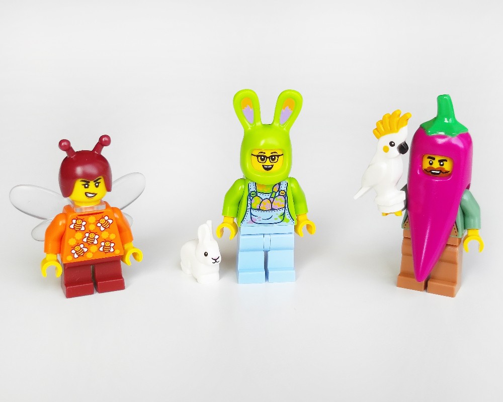 LEGO Set Build-a-Mini-2025 2025 Build-A-Minifigure Station Exclusive ...