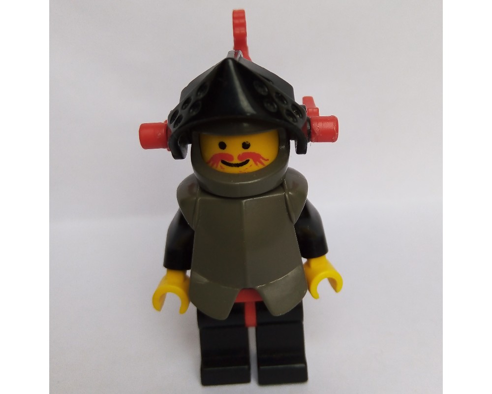 LEGO Set fig-000072 Knight (Breastplate on Black) - Black Legs, Armor ...