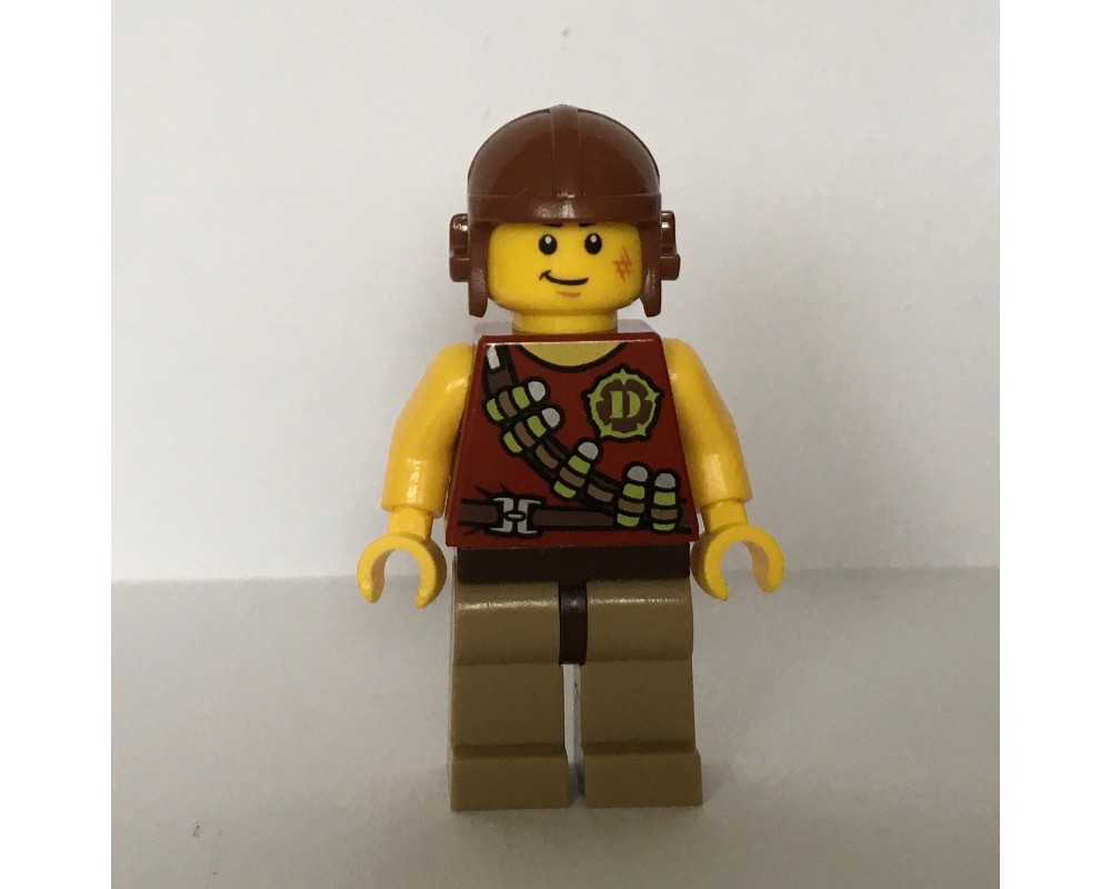LEGO Set fig-001525 Hero with Ammo Belt | Rebrickable - Build with LEGO