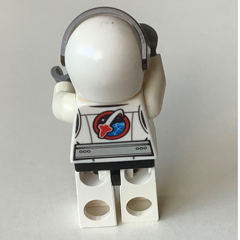 LEGO Set fig-001618 Astronaut - White Torso and Legs, Backpack ...