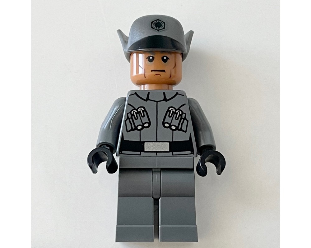 LEGO Set fig-004114 First Order Officer / Lieutenant / Captain, Medium ...