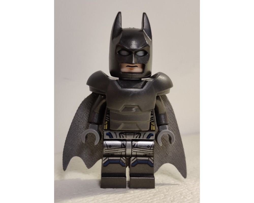 LEGO Set fig-005237 Batman, Pearl Titanium Suit, Dark Bluish Gray Cape ...