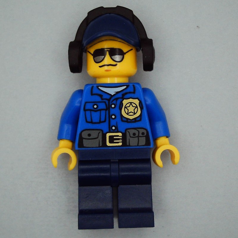LEGO Set fig-007872 Policeman, Blue Shirt with Badge and Pouches, Dark ...