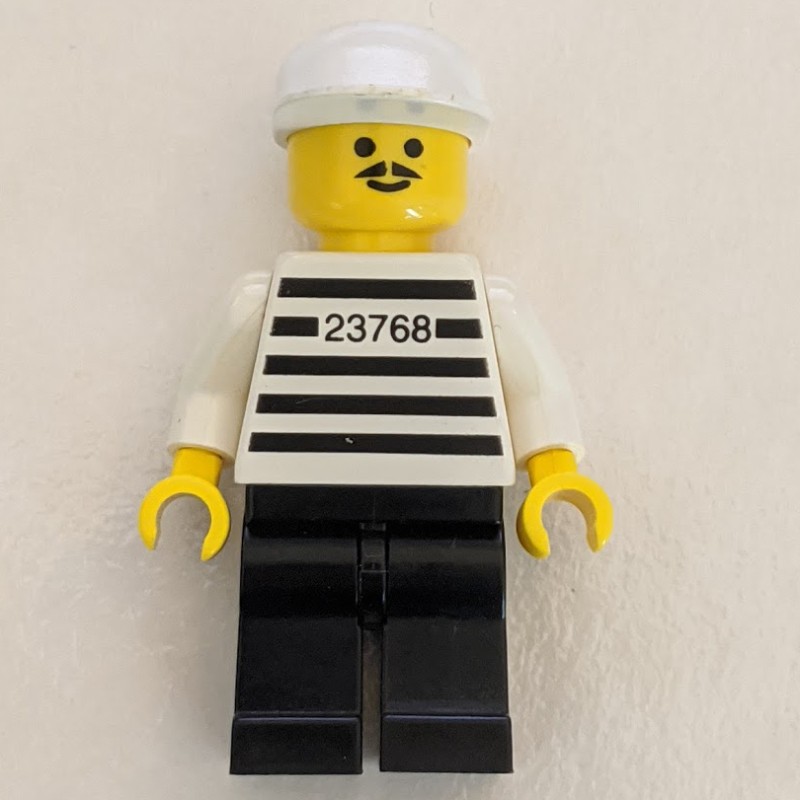 LEGO Set fig-007993 Jailbreak Joe, Prison Shirt with #23768, White Cap ...