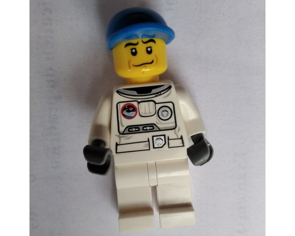 LEGO Set fig-009698 Astronaut, White, Blue Cap (2011 Town ...