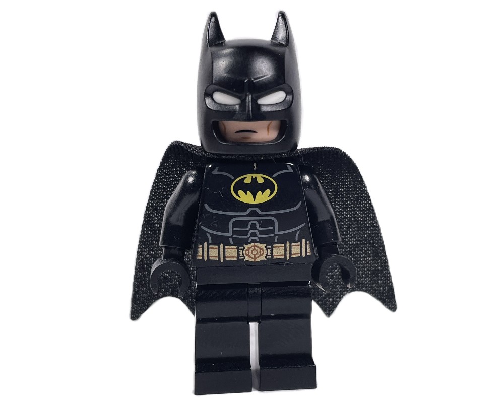 LEGO Set fig-013999 Batman, Black Suit, Black Cape and Cowl, Yellow ...