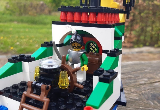LEGO MOC Armada Flagship Remake by BenjaminsBay | Rebrickable - Build ...