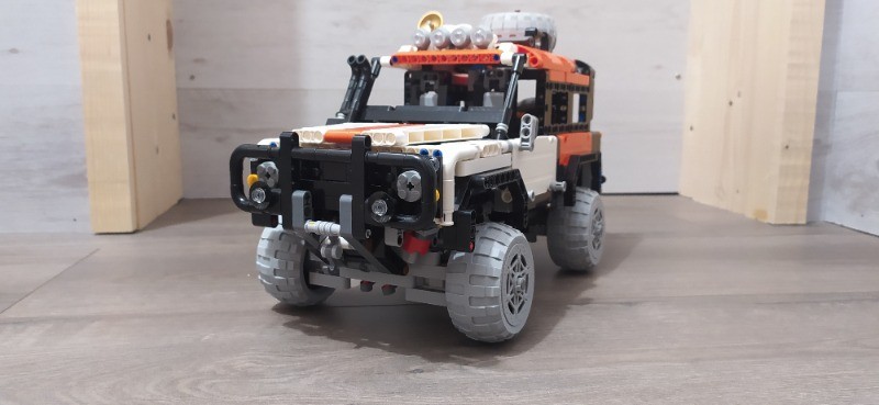 LEGO MOC 42180 - Defender by ale0794 | Rebrickable - Build with LEGO
