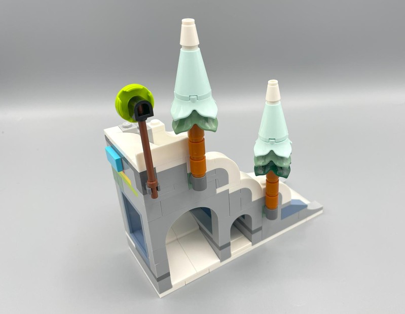 Review: 41756-1 - Holiday Ski Slope and Café | Rebrickable - Build with ...