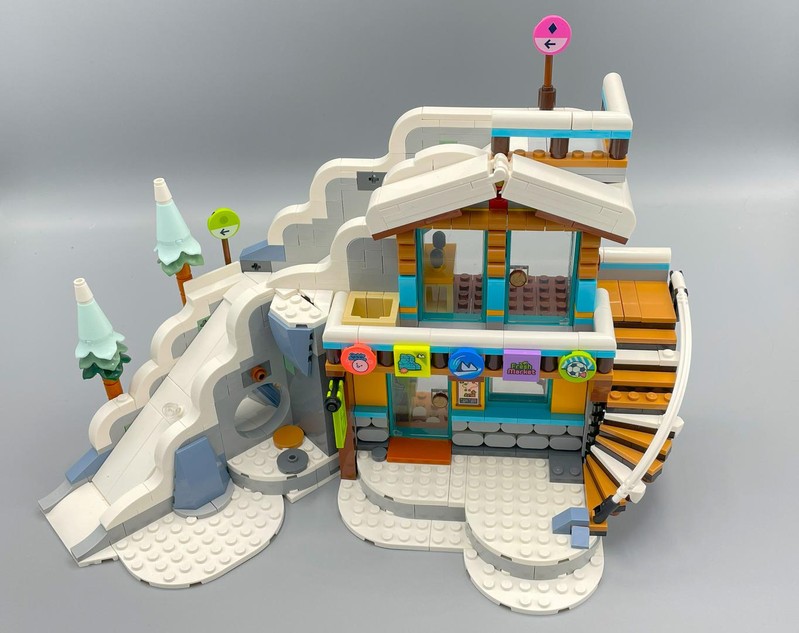 Review: 41756-1 - Holiday Ski Slope and Café | Rebrickable - Build with ...