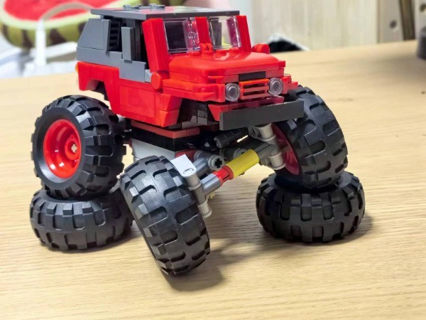 LEGO MOC 10-grid Simulated off-road truck chassis by One big turnip ...