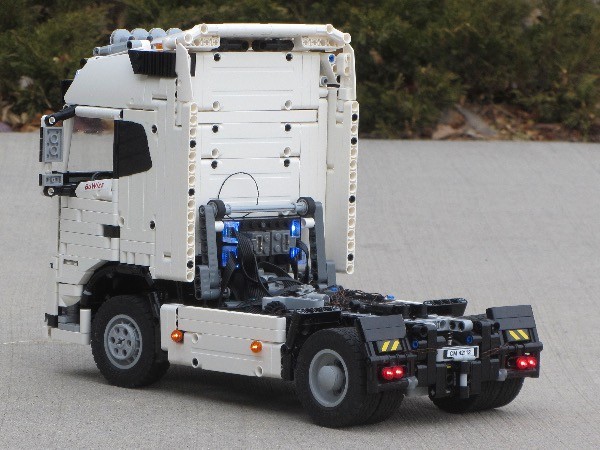 LEGO MOC Technic RC Volvo FH16 650 4x4 by verdigris | Rebrickable - Build with LEGO