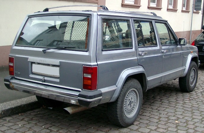 LEGO MOC Jeep Cherokee XJ 4 door by BowTiedTurismo | Rebrickable ...