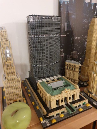 LEGO MOC Metlife Building and Grand Central Terminal at 1/650th scale ...
