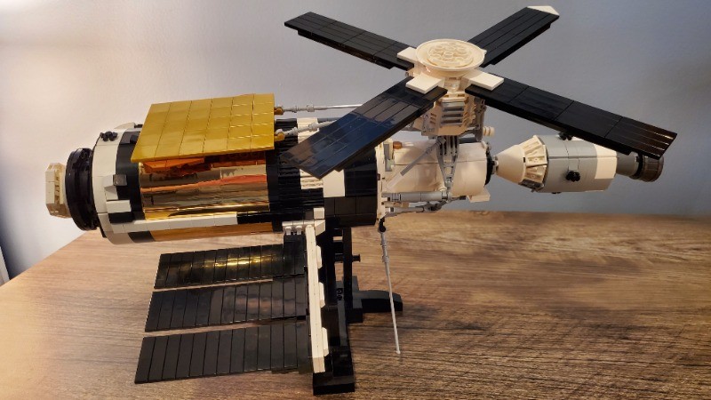 LEGO MOC 1:75 Scale Skylab Orbital Workshop. by SkylabBricks ...