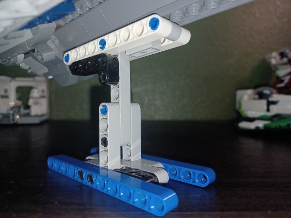 LEGO MOC Technic stand (starfighters, planes, etc) by BaxterBrix ...
