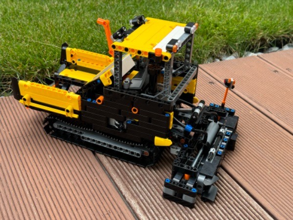 LEGO MOC 42175 B-MODEL IVECO T-way Tipper with ASPHALT PAVER by ...