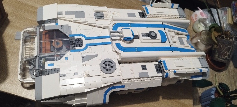 LEGO MOC The trailblazer, minifigscale, UCS by papaglop Version2 by ...