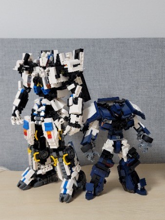 LEGO MOC Transformer Transit by wowblock | Rebrickable - Build with LEGO