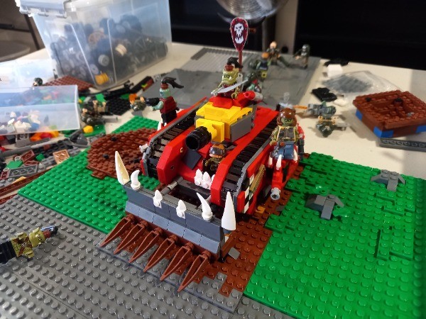 LEGO MOC Warhammer 40K Ork Looted Leman Russ. by mikey2110 ...