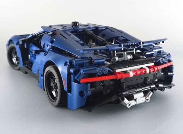 LEGO MOC-174229 BUGATTI CHIRON - 42154 FORD GT ALTERNATE BUILD by Dyens ...