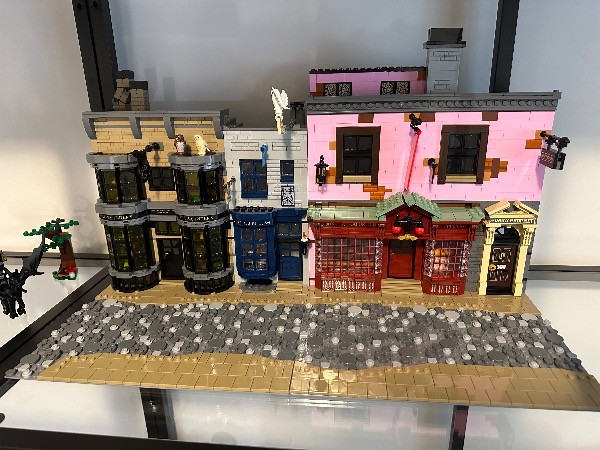 LEGO MOC Diagon Alley Walkway Expansion by frug | Rebrickable - Build ...