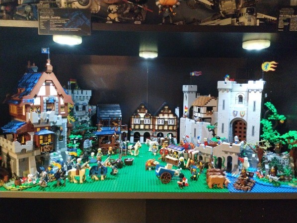 LEGO MOC Medieval Castle Keep by Gr33tje13 | Rebrickable - Build with LEGO