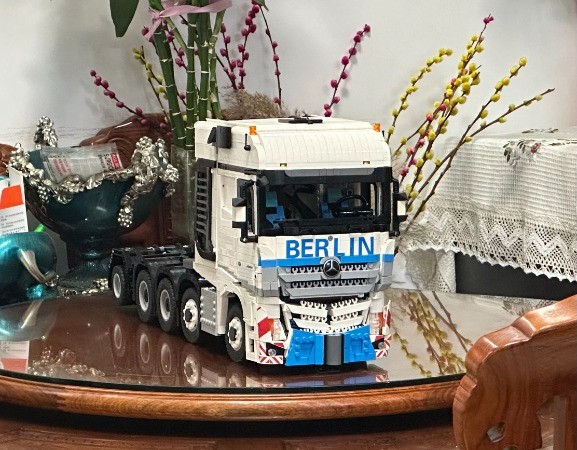 LEGO MOC Mercedes Benz Actros SLT 4163 truck 8X4 RC tractor by LingKong ...