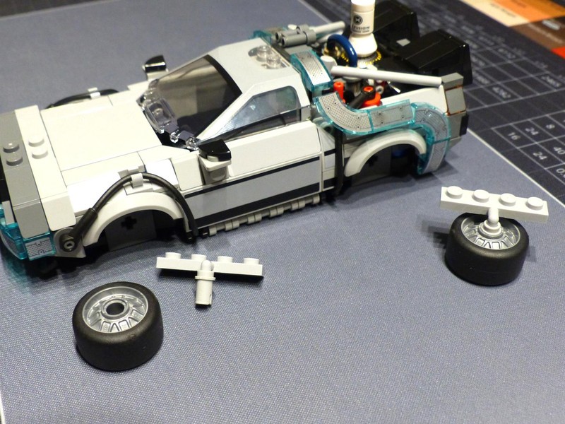 Review: 77256 - Time Machine from Back to the Future | Rebrickable ...