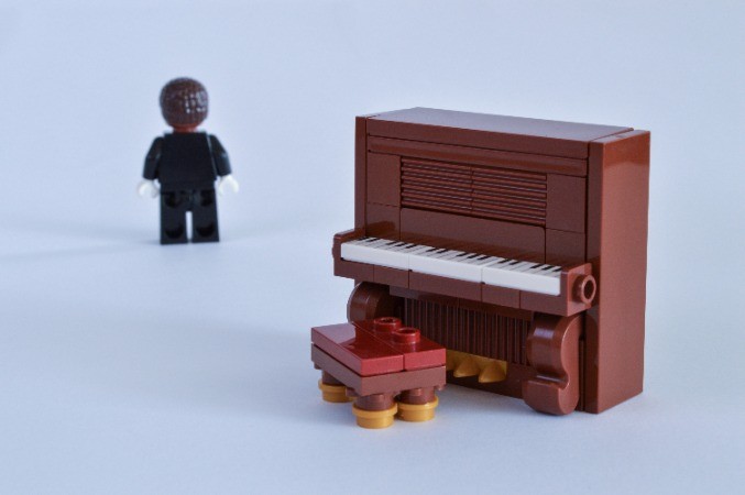LEGO MOC Ragtime Upright Piano by brisolla | Rebrickable - Build with LEGO