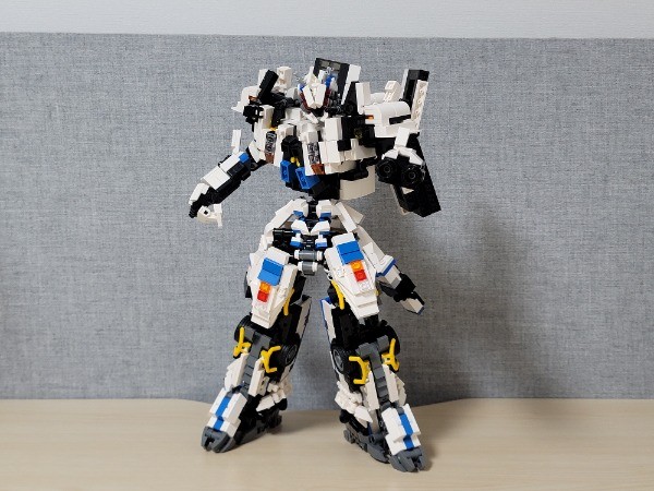 LEGO MOC-215382 Transformer Transit by wowblock | Rebrickable - Build ...