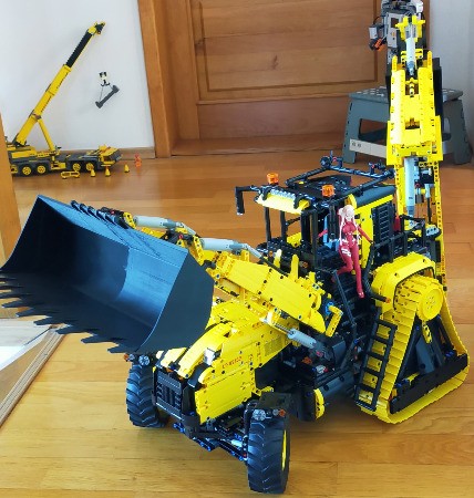 LEGO MOC Super Heavy Backhoe Loader (PoweredUp version) v1.1 by Draxtax ...