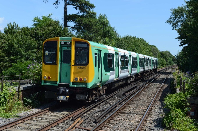 LEGO MOC-147119 4-Wide Class 313 3 Carriage EMU Train In Southern ...