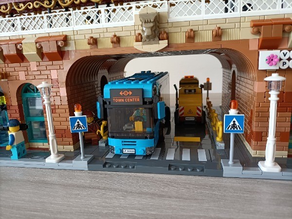 LEGO MOC Overground Station by Albox82 | Rebrickable - Build with LEGO