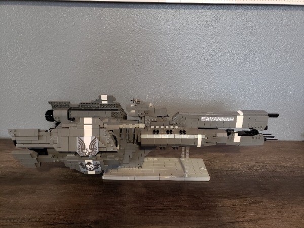 LEGO MOC-54994 Halo UNSC Paris Class Heavy Frigate V1 by brickdefense ...