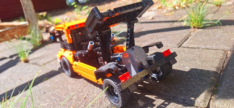 LEGO MOC L001 Shockwave Racing truck by Løøse | Rebrickable - Build ...